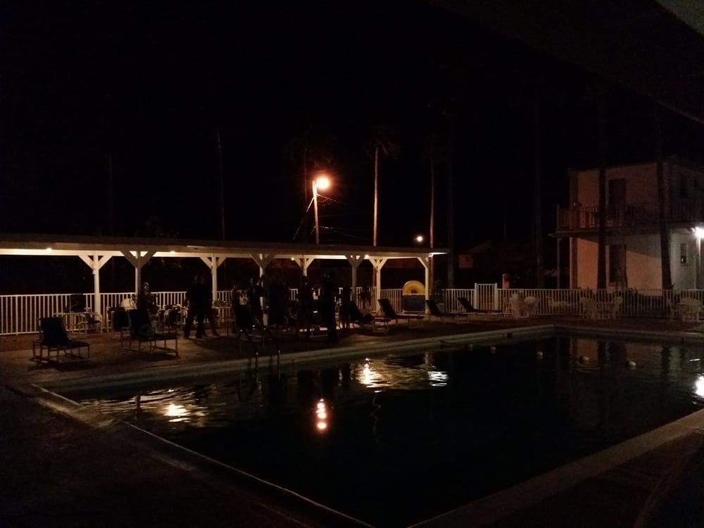 Queen Isabel Inn - 23 Photos - Hotels - 300 S Garcia St, Port Isabel ...