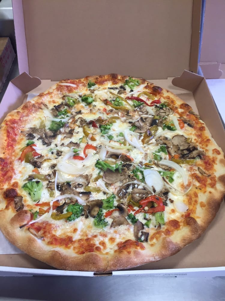 The Pizza Shoppe - 19 Reviews - Pizza - 678 S Country Rd, East ...