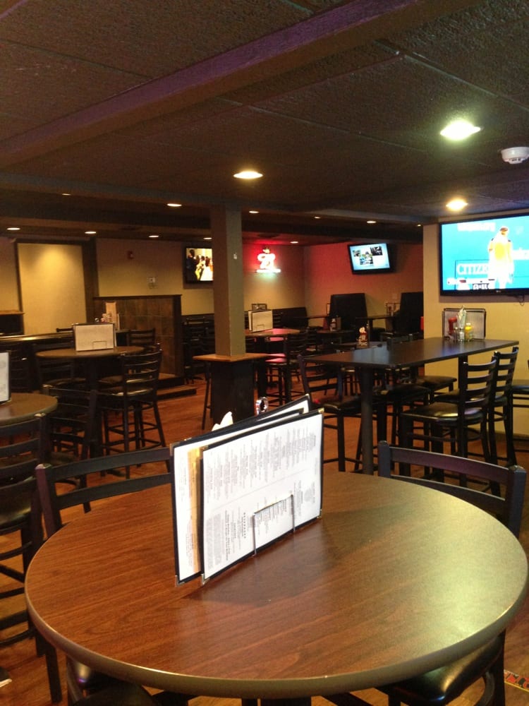 Mashies Pub & Eatery - American (New) - 1620 Summit Dr, Pekin, IL ...