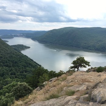 Breakneck Ridge - 245 Photos & 42 Reviews - Hiking - 3258 Bear Mountain ...