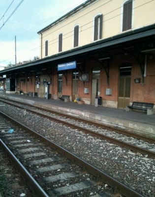 Stazione Pontedera - Train Stations - Piazza Dell'Unità D'Italia ...