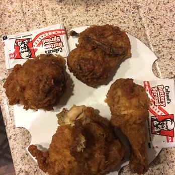 KFC - 41 Photos & 20 Reviews - Fast Food - 920 Washington Way, Longview ...