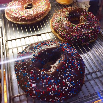 Monterey Donuts - 38 Photos & 93 Reviews - Donuts - 2440 Fremont St ...