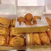 Porto’s Bakery & Cafe - 5424 Photos & 5985 Reviews - Bakeries - 3614 W ...