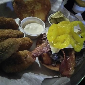 Kozy Lounge - 30 Photos & 11 Reviews - Sports Bars - 150 E 10 Mile Rd ...