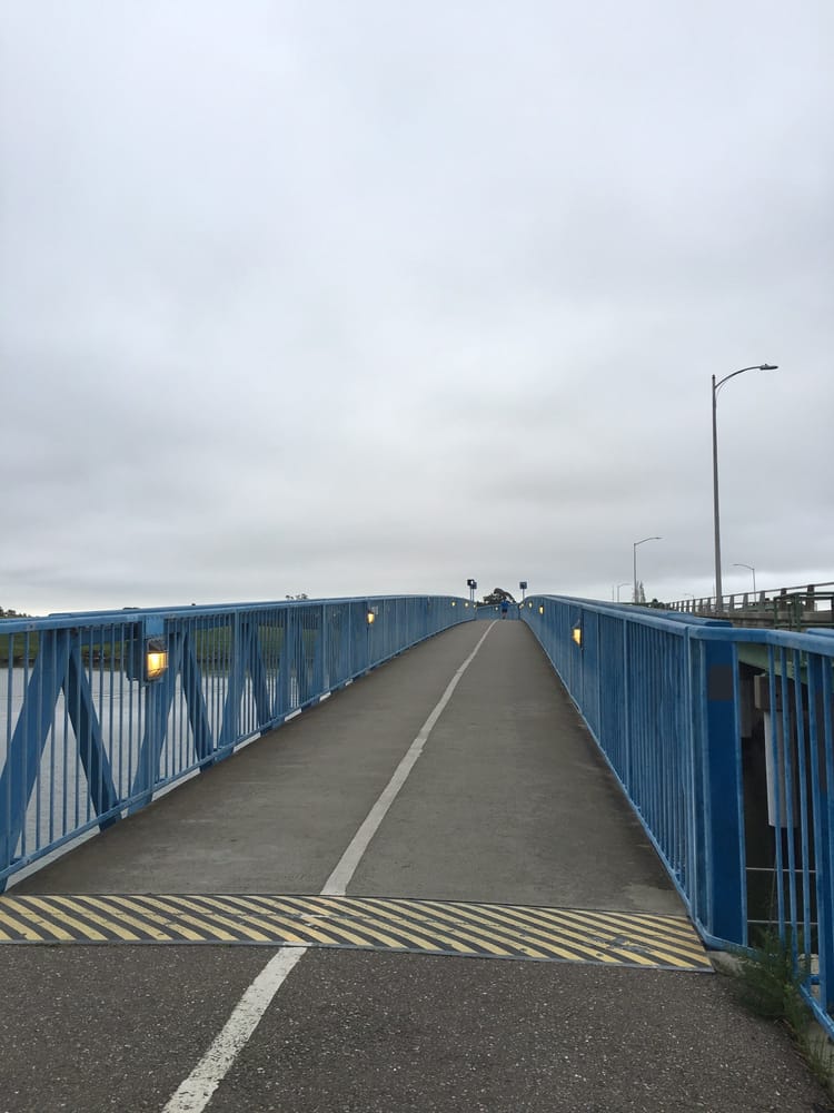 Bay Farm Island Shoreline Trail - 29 Photos - Hiking - Veteran's Ct ...