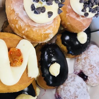 Legendary Doughnuts - 74 Photos & 53 Reviews - Donuts - 1640 NW Gilman ...