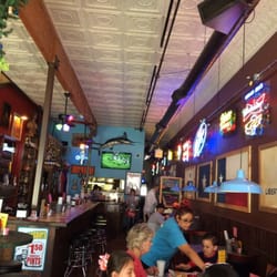 Rooster’s Roadhouse - 69 Photos & 71 Reviews - Barbeque - 106 N Trinity ...