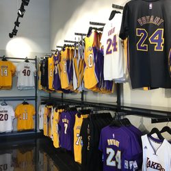 Lakers Team Shop - 36 Photos & 12 Reviews - Sports Wear - 729 North ...