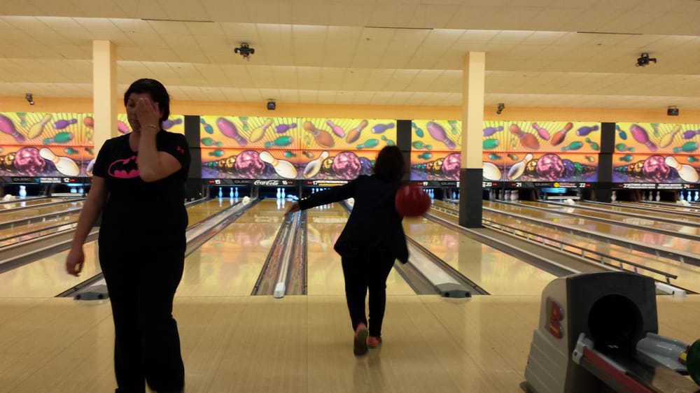 Strike & Spare Family Fun Center - 32 Photos & 17 Reviews - Amusement ...